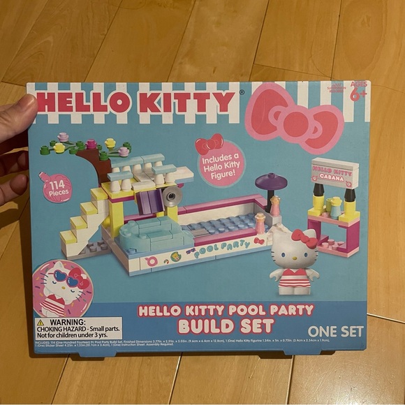 Hello Kitty | Toys | New Hello Kitty Pool Party Build Set | Poshmark